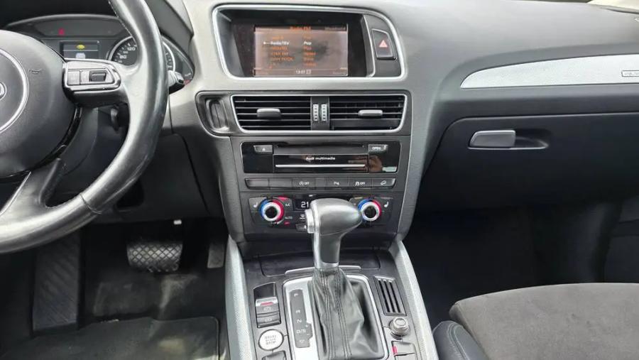 Pelēks Audi Q5 2016 Rīga, ar dzinēja tilpumu 2.00 L un nobraukumu 356 tūkst. km par 9650 €, foto 19 vietnē AUTOMOTO.COM.LV
