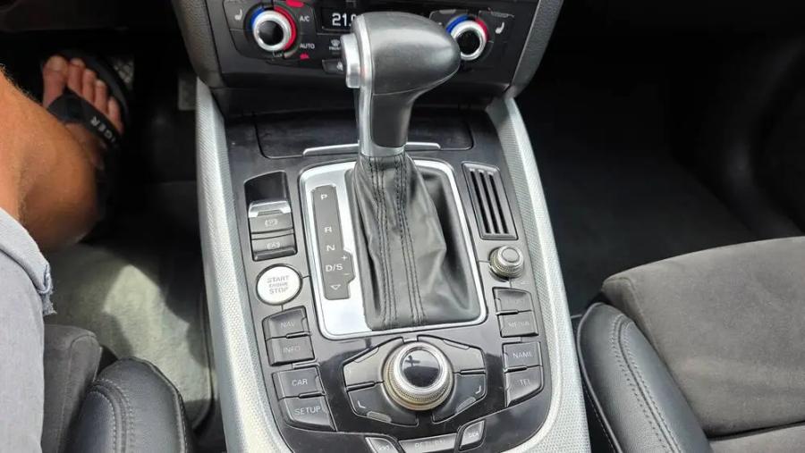 Pelēks Audi Q5 2016 Rīga, ar dzinēja tilpumu 2.00 L un nobraukumu 356 tūkst. km par 9650 €, foto 28 vietnē AUTOMOTO.COM.LV