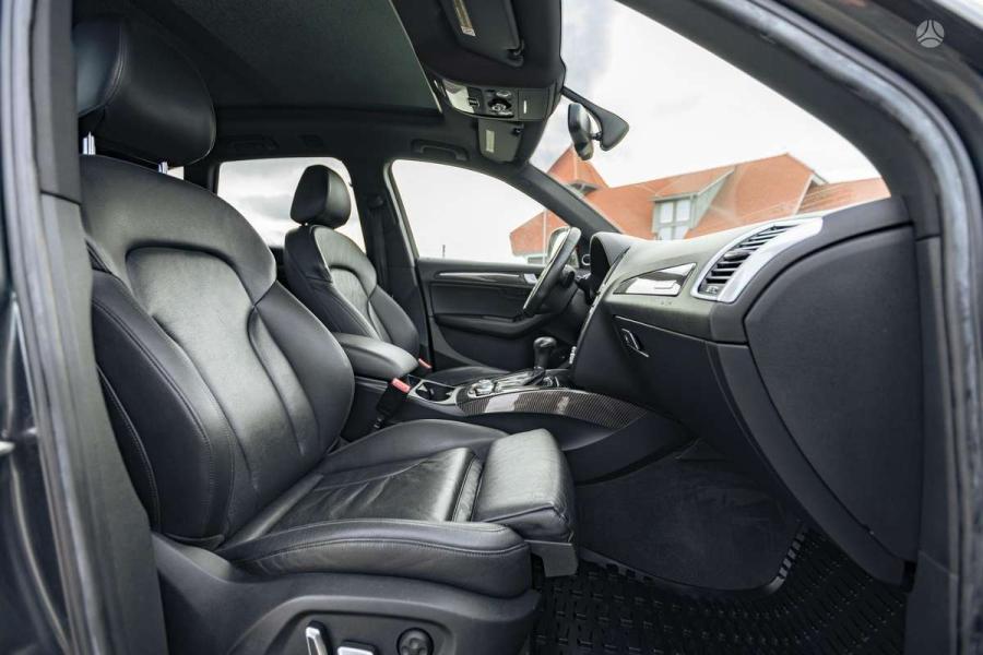 Grey Audi Q5 2016 in Klaipeda, with an engine capacity of 3.00 L and mileage of 220 thousand km for 14500 €, photo 32 on AUTOMOTO.COM.LV
