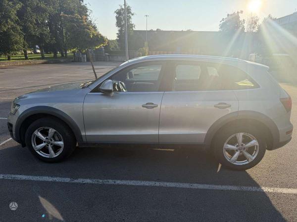 Pelēks Audi Q5 2016 Alīta, ar dzinēja tilpumu 1.97 L un nobraukumu 211 tūkst. km par 14900 €, foto 2 vietnē AUTOMOTO.COM.LV