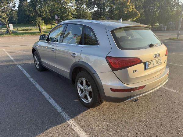 Pelēks Audi Q5 2016 Alīta, ar dzinēja tilpumu 1.97 L un nobraukumu 211 tūkst. km par 14900 €, foto 3 vietnē AUTOMOTO.COM.LV