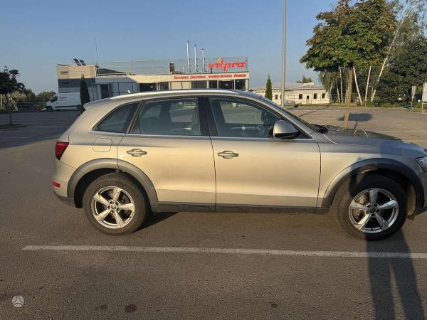 Pelēks Audi Q5 2016 Alīta, ar dzinēja tilpumu 1.97 L un nobraukumu 211 tūkst. km par 14900 €, foto 6 vietnē AUTOMOTO.COM.LV