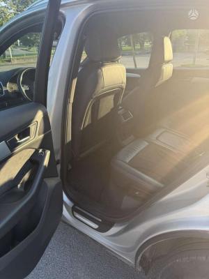 Grey Audi Q5 2016 in Alytus, with an engine capacity of 1.97 L and mileage of 211 thousand km for 14900 €, photo 12 on AUTOMOTO.COM.LV