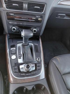 Grey Audi Q5 2016 in Klaipeda, with an engine capacity of 2.00 L and mileage of 226 thousand km for 11500 €, photo 23 on AUTOMOTO.COM.LV
