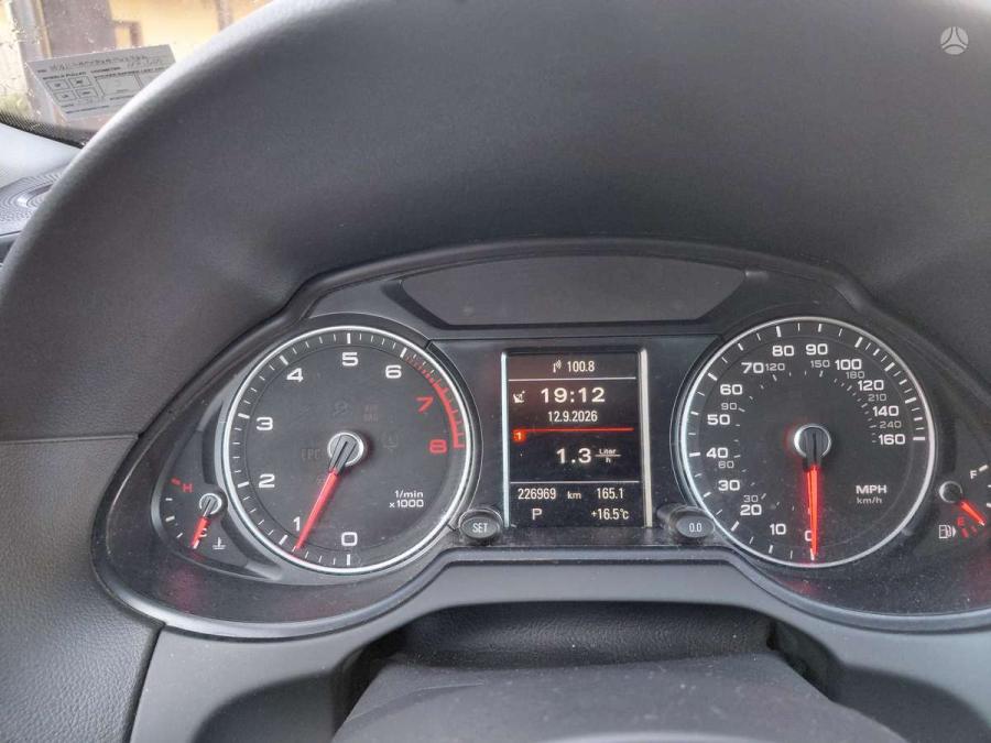 Grey Audi Q5 2016 in Klaipeda, with an engine capacity of 2.00 L and mileage of 226 thousand km for 11500 €, photo 26 on AUTOMOTO.COM.LV