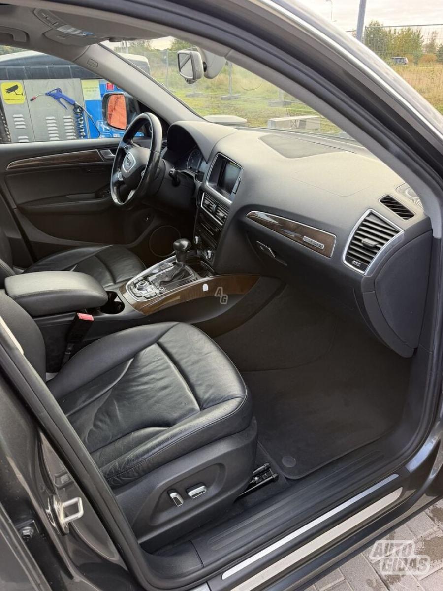 Grey Audi Q5 2016 in Gargzdai, with an engine capacity of 2.00 L and mileage of 277 thousand km for 13900 €, photo 10 on AUTOMOTO.COM.LV