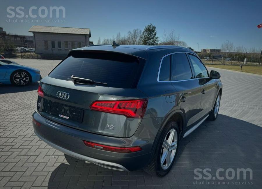 Grey Audi Q5 2017 in Vilnius, with an engine capacity of 2.00 L and mileage of 251 thousand km for 21499 €, photo 4 on AUTOMOTO.COM.LV