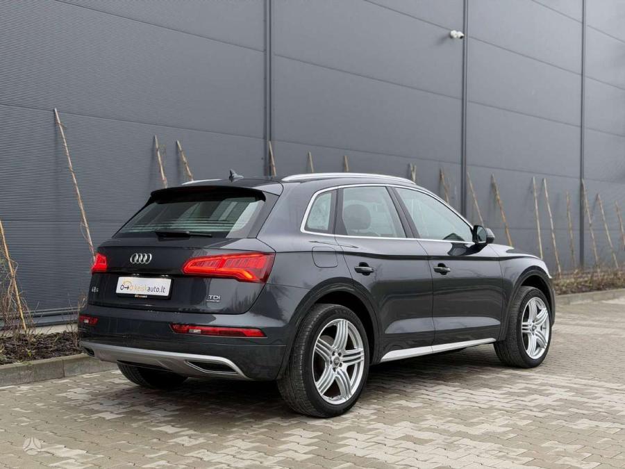 Grey Audi Q5 2017 in Vilnius, with an engine capacity of 1.97 L and mileage of 276 thousand km for 16699 €, photo 10 on AUTOMOTO.COM.LV