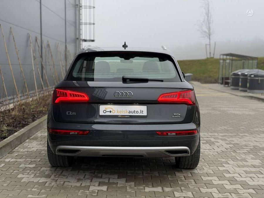 Grey Audi Q5 2017 in Vilnius, with an engine capacity of 1.97 L and mileage of 276 thousand km for 16699 €, photo 11 on AUTOMOTO.COM.LV