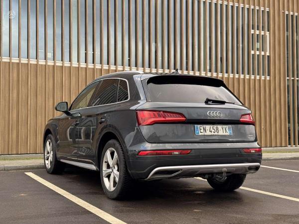Grey Audi Q5 2017 in Klaipeda, with an engine capacity of 1.98 L and mileage of 300 thousand km for 15500 €, photo 2 on AUTOMOTO.COM.LV