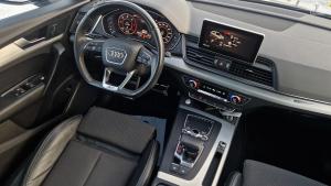 Grey Audi Q5 2017 in Marijampole, with an engine capacity of 2.00 L and mileage of 280 thousand km for 19700 €, photo 10 on AUTOMOTO.COM.LV