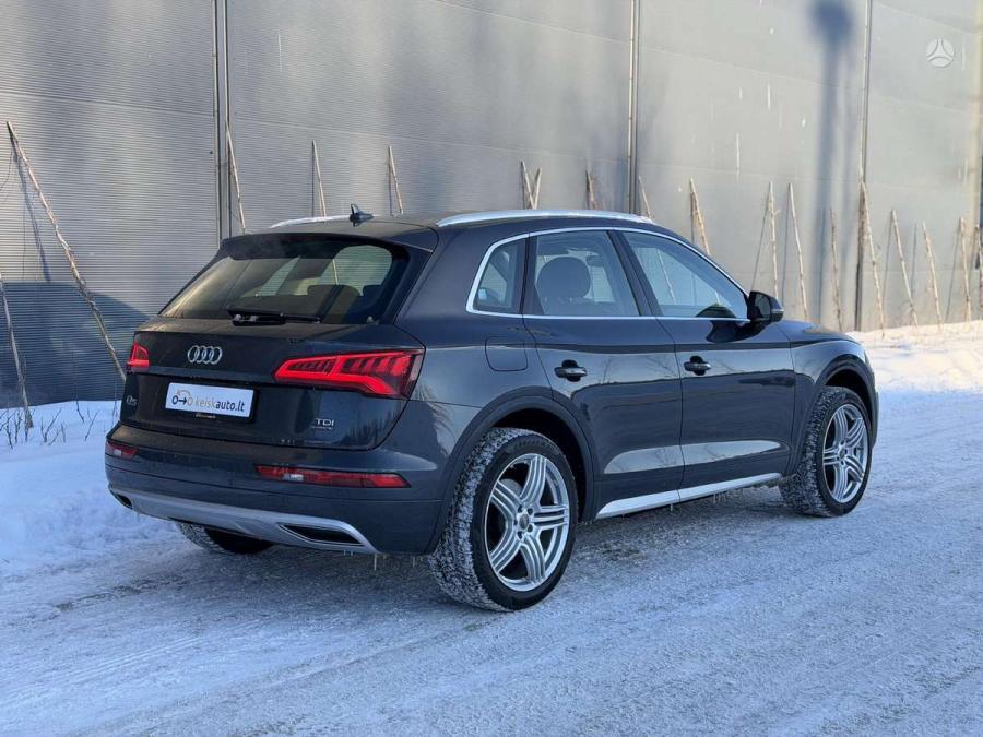 Grey Audi Q5 2017 in Vilnius, with an engine capacity of 1.97 L and mileage of 276 thousand km for 16999 €, photo 10 on AUTOMOTO.COM.LV