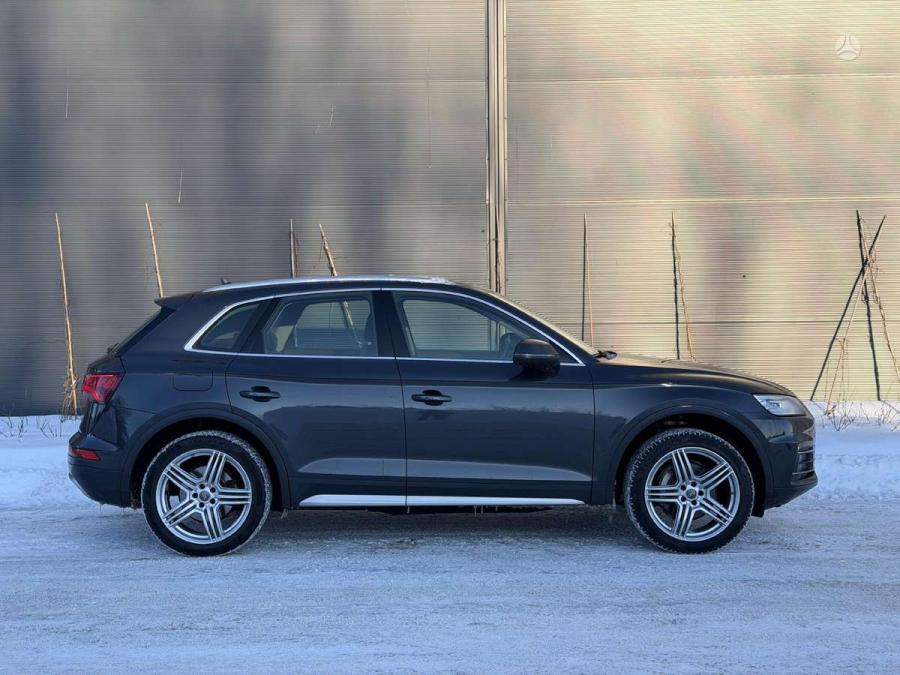 Grey Audi Q5 2017 in Vilnius, with an engine capacity of 1.97 L and mileage of 276 thousand km for 16999 €, photo 11 on AUTOMOTO.COM.LV