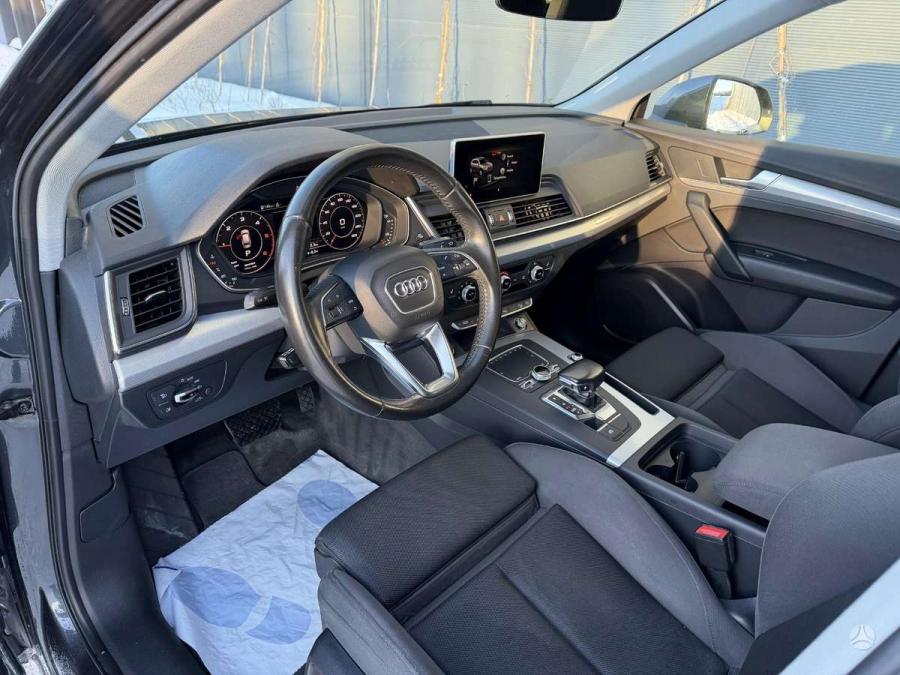 Grey Audi Q5 2017 in Vilnius, with an engine capacity of 1.97 L and mileage of 276 thousand km for 16999 €, photo 16 on AUTOMOTO.COM.LV
