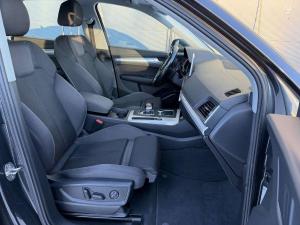 Grey Audi Q5 2017 in Vilnius, with an engine capacity of 1.97 L and mileage of 276 thousand km for 16999 €, photo 29 on AUTOMOTO.COM.LV