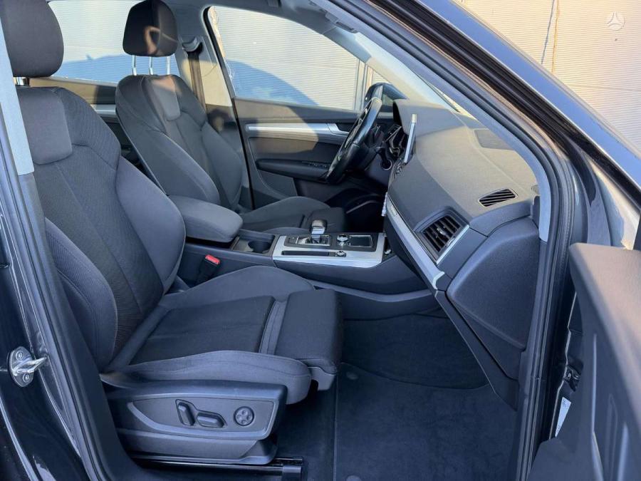 Grey Audi Q5 2017 in Vilnius, with an engine capacity of 1.97 L and mileage of 276 thousand km for 16999 €, photo 29 on AUTOMOTO.COM.LV