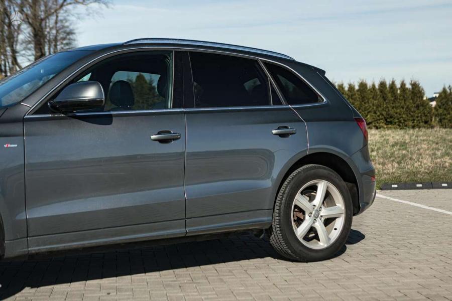 Grey Audi Q5 2017 in Klaipeda, with an engine capacity of 1.98 L and mileage of 148 thousand km for 14999 €, photo 7 on AUTOMOTO.COM.LV