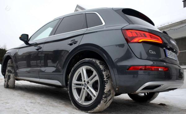 Grey Audi Q5 2017 in Kaunas, with an engine capacity of 2.00 L and mileage of 200 thousand km for 22350 €, photo 4 on AUTOMOTO.COM.LV
