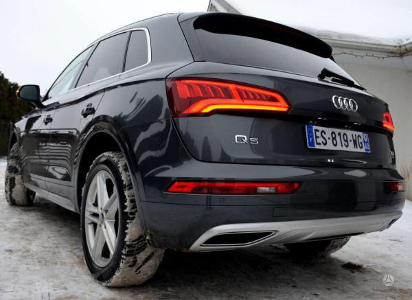 Grey Audi Q5 2017 in Kaunas, with an engine capacity of 2.00 L and mileage of 200 thousand km for 22350 €, photo 9 on AUTOMOTO.COM.LV
