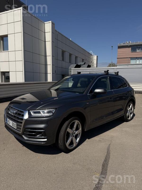 Grey Audi Q5 2017 in Riga, with an engine capacity of 2.00 L and mileage of 182 thousand km for 22900 €, photo 2 on AUTOMOTO.COM.LV