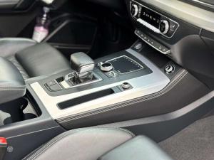 Pelēks Audi Q5 2017 Kauņa, ar dzinēja tilpumu 1.97 L un nobraukumu 261 tūkst. km par 22990 €, foto 35 vietnē AUTOMOTO.COM.LV