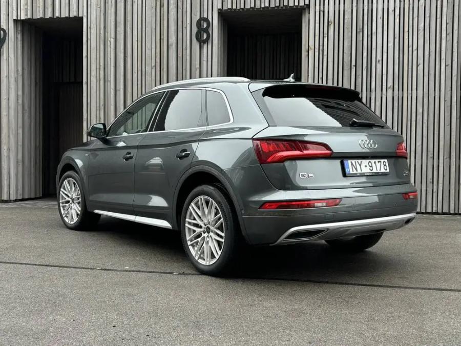 Pelēks Audi Q5 2017 Rīga, ar dzinēja tilpumu 2.00 L un nobraukumu 187 tūkst. km par 27395 €, foto 4 vietnē AUTOMOTO.COM.LV