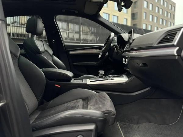 Grey Audi Q5 2017 in Riga, with an engine capacity of 2.00 L and mileage of 187 thousand km for 27395 €, photo 9 on AUTOMOTO.COM.LV