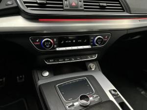 Pelēks Audi Q5 2017 Rīga, ar dzinēja tilpumu 2.00 L un nobraukumu 187 tūkst. km par 27395 €, foto 13 vietnē AUTOMOTO.COM.LV