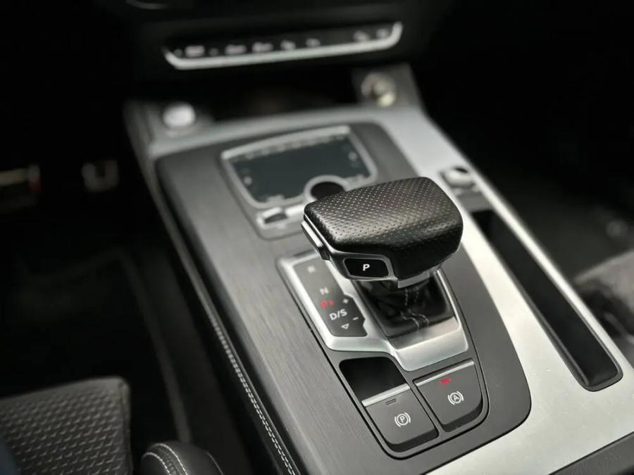 Pelēks Audi Q5 2017 Rīga, ar dzinēja tilpumu 2.00 L un nobraukumu 187 tūkst. km par 27395 €, foto 15 vietnē AUTOMOTO.COM.LV