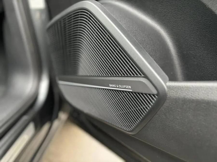 Pelēks Audi Q5 2017 Rīga, ar dzinēja tilpumu 2.00 L un nobraukumu 187 tūkst. km par 27395 €, foto 16 vietnē AUTOMOTO.COM.LV