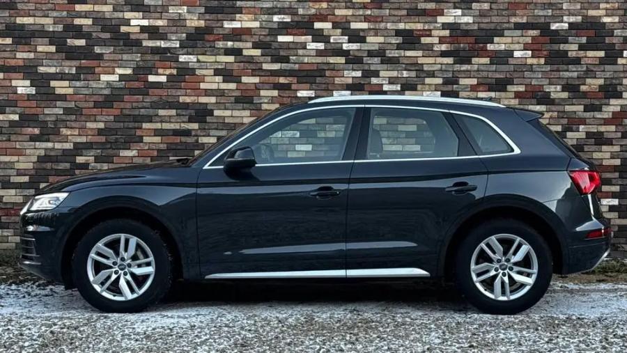 Grey Audi Q5 2017 in Riga, with an engine capacity of 2.00 L and mileage of 196 thousand km for 25500 €, photo 6 on AUTOMOTO.COM.LV