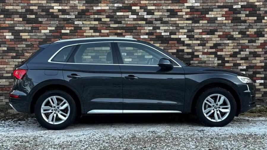 Grey Audi Q5 2017 in Riga, with an engine capacity of 2.00 L and mileage of 196 thousand km for 25500 €, photo 7 on AUTOMOTO.COM.LV