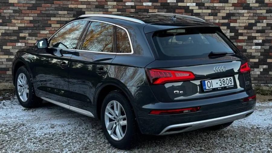 Grey Audi Q5 2017 in Riga, with an engine capacity of 2.00 L and mileage of 196 thousand km for 25500 €, photo 9 on AUTOMOTO.COM.LV