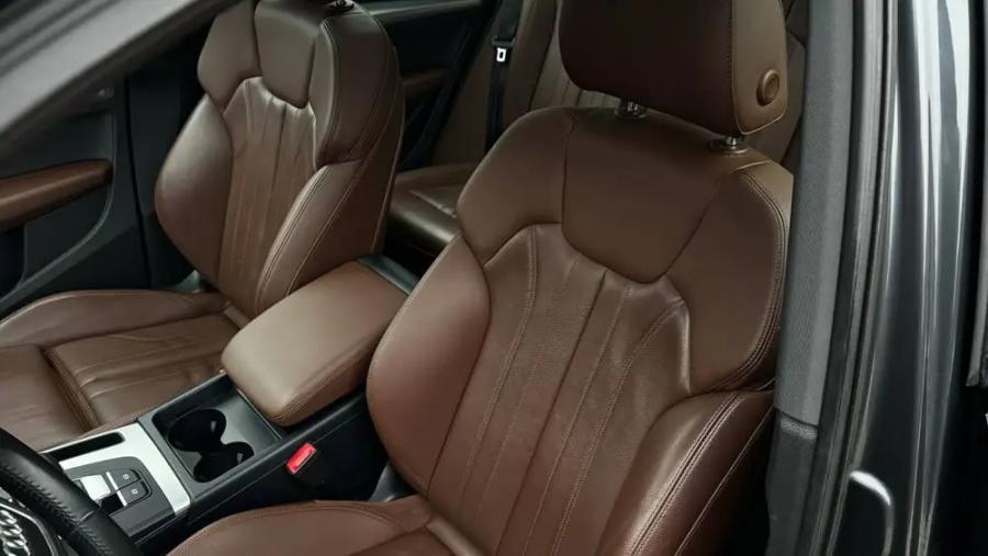 Grey Audi Q5 2017 in Riga, with an engine capacity of 2.00 L and mileage of 196 thousand km for 25500 €, photo 12 on AUTOMOTO.COM.LV