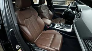 Grey Audi Q5 2017 in Riga, with an engine capacity of 2.00 L and mileage of 196 thousand km for 25500 €, photo 13 on AUTOMOTO.COM.LV