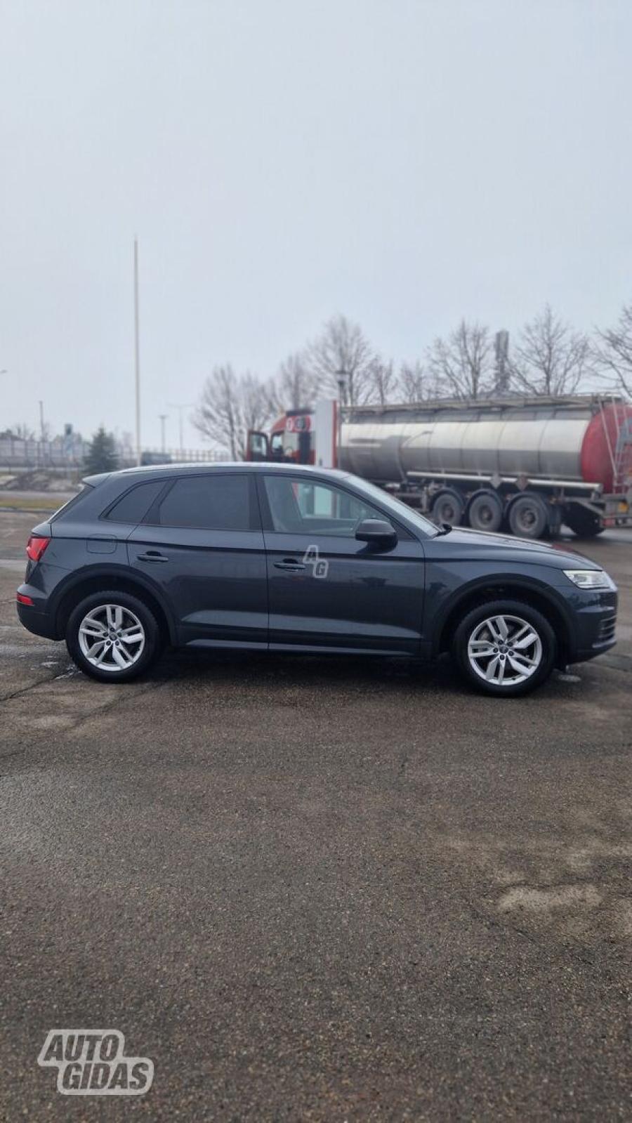 Grey Audi Q5 2017 in Klaipeda, with an engine capacity of 2.00 L and mileage of 236 thousand km for 18900 €, photo 6 on AUTOMOTO.COM.LV