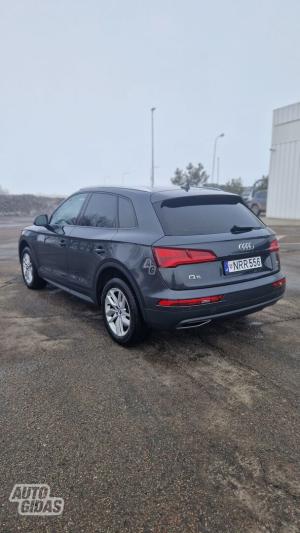 Grey Audi Q5 2017 in Klaipeda, with an engine capacity of 2.00 L and mileage of 236 thousand km for 18900 €, photo 7 on AUTOMOTO.COM.LV