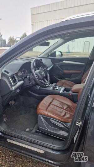 Grey Audi Q5 2017 in Klaipeda, with an engine capacity of 2.00 L and mileage of 236 thousand km for 18900 €, photo 9 on AUTOMOTO.COM.LV