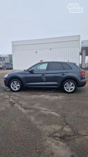 Grey Audi Q5 2017 in Klaipeda, with an engine capacity of 2.00 L and mileage of 236 thousand km for 18900 €, photo 10 on AUTOMOTO.COM.LV