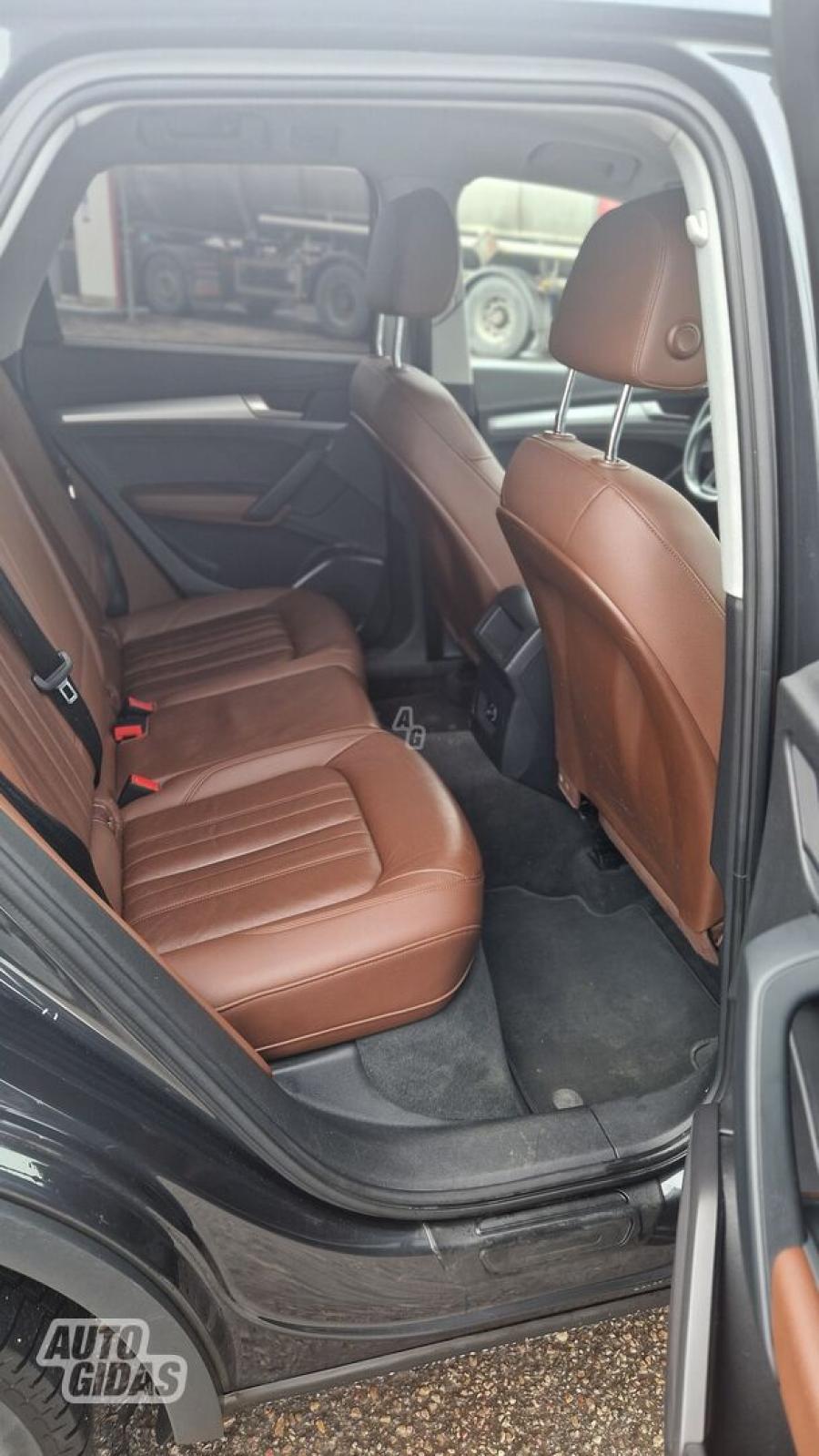 Grey Audi Q5 2017 in Klaipeda, with an engine capacity of 2.00 L and mileage of 236 thousand km for 18900 €, photo 16 on AUTOMOTO.COM.LV