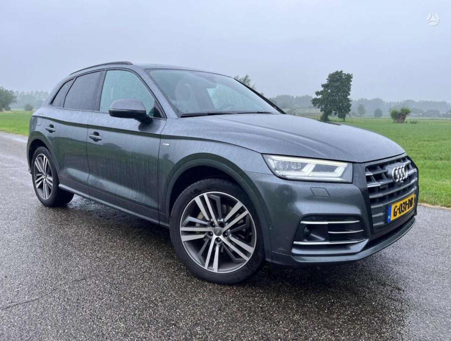 Grey Audi Q5 2017 in Vilnius, with an engine capacity of 1.98 L and mileage of 224 thousand km for 22550 €, photo 1 on AUTOMOTO.COM.LV