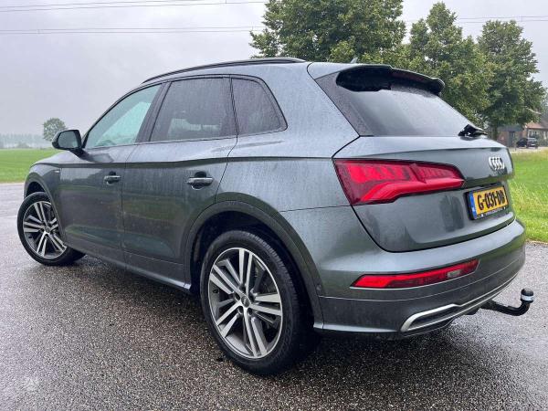 Pelēks Audi Q5 2017 Viļņa, ar dzinēja tilpumu 1.98 L un nobraukumu 224 tūkst. km par 22550 €, foto 2 vietnē AUTOMOTO.COM.LV