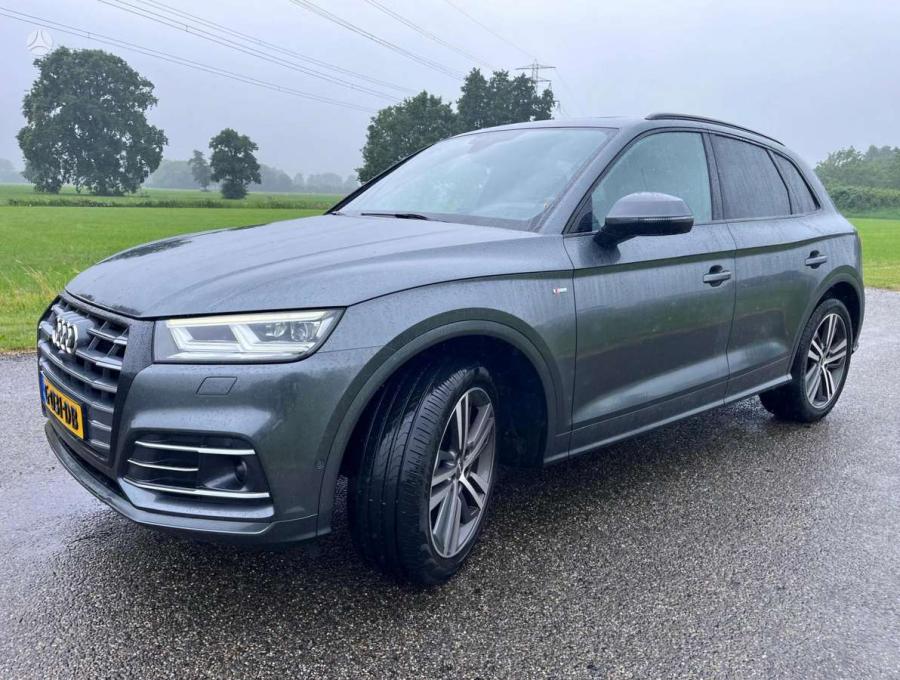 Grey Audi Q5 2017 in Vilnius, with an engine capacity of 1.98 L and mileage of 224 thousand km for 22550 €, photo 5 on AUTOMOTO.COM.LV