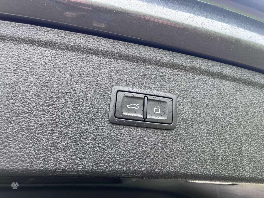 Grey Audi Q5 2017 in Vilnius, with an engine capacity of 1.98 L and mileage of 224 thousand km for 22550 €, photo 12 on AUTOMOTO.COM.LV