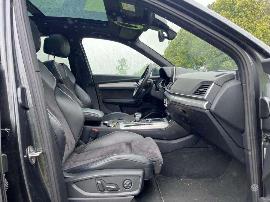 Grey Audi Q5 2017 in Vilnius, with an engine capacity of 1.98 L and mileage of 224 thousand km for 22550 €, photo 15 on AUTOMOTO.COM.LV