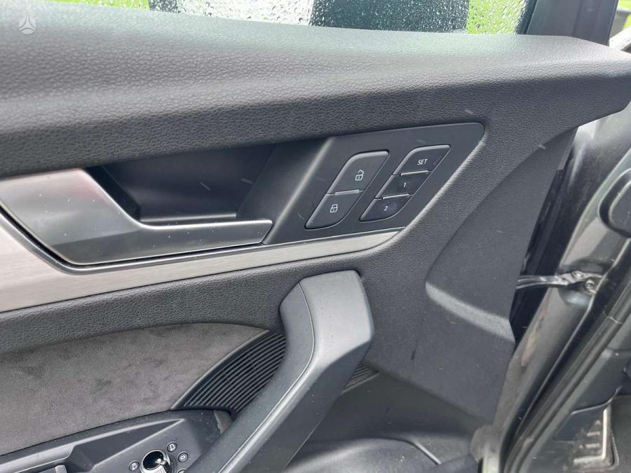 Grey Audi Q5 2017 in Vilnius, with an engine capacity of 1.98 L and mileage of 224 thousand km for 22550 €, photo 20 on AUTOMOTO.COM.LV