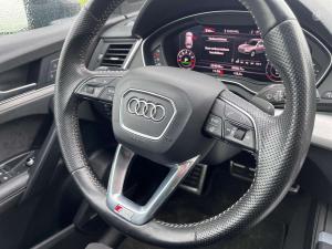Grey Audi Q5 2017 in Vilnius, with an engine capacity of 1.98 L and mileage of 224 thousand km for 22550 €, photo 24 on AUTOMOTO.COM.LV