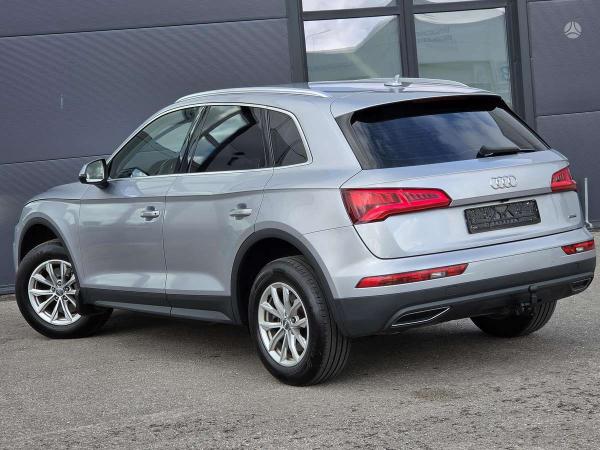 Grey Audi Q5 2017 in Jonava, with an engine capacity of 2.00 L and mileage of 238 thousand km for 18950 €, photo 4 on AUTOMOTO.COM.LV