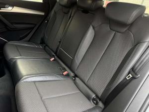 Pelēks Audi Q5 2017 Viļņa, ar dzinēja tilpumu 2.00 L un nobraukumu 220 tūkst. km par 20650 €, foto 29 vietnē AUTOMOTO.COM.LV
