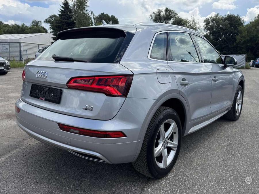 Grey Audi Q5 2017 in Panevezys, with an engine capacity of 1.97 L and mileage of 114 thousand km for 19400 €, photo 4 on AUTOMOTO.COM.LV